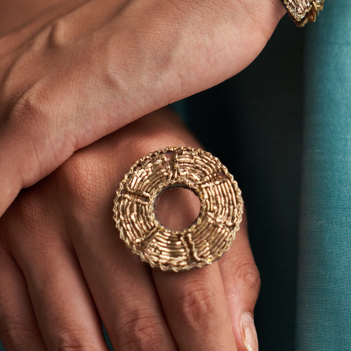 miSr Ring – charkhee