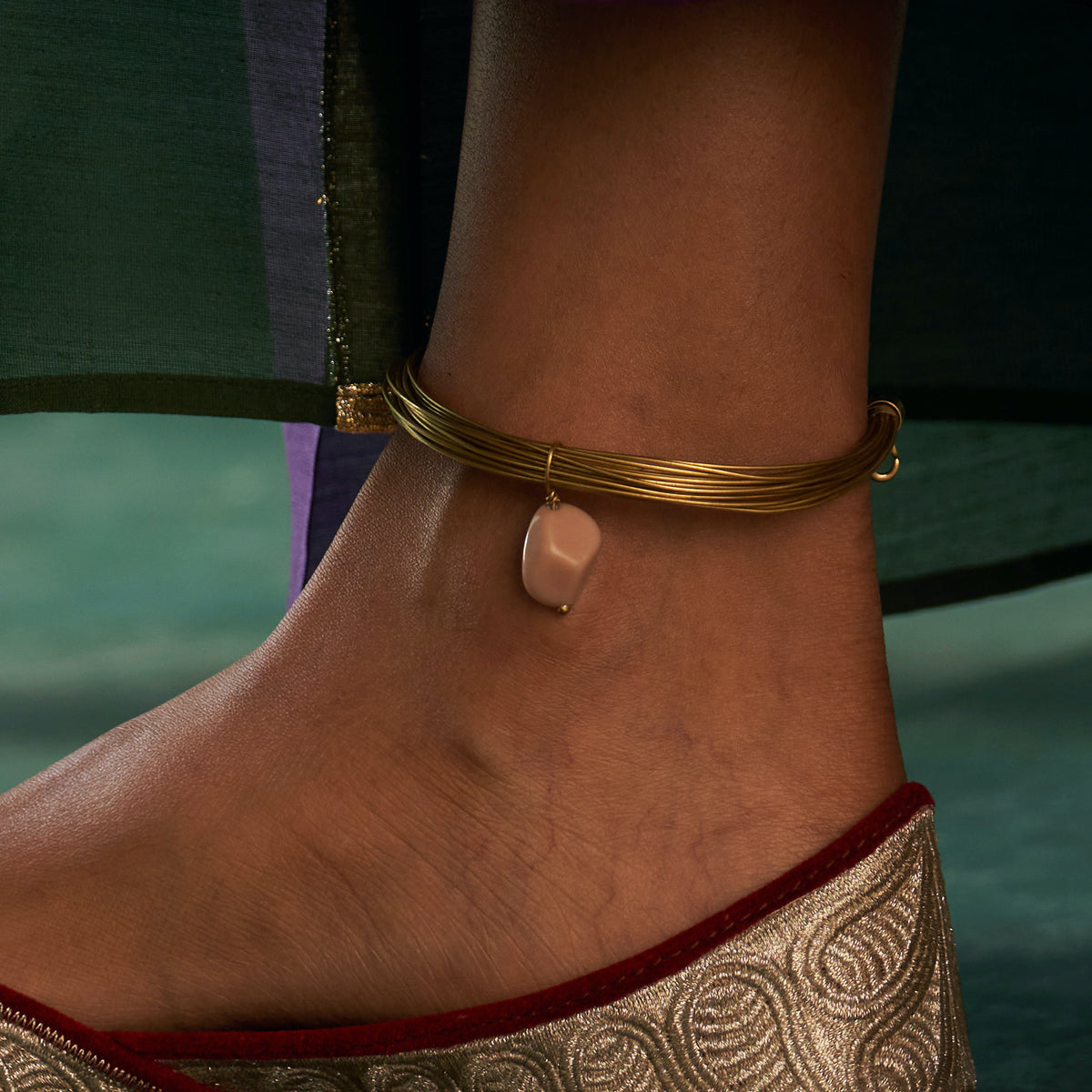 Elevate Your Look with a Modern and Folk-Inspired Wired Anklet – charkhee